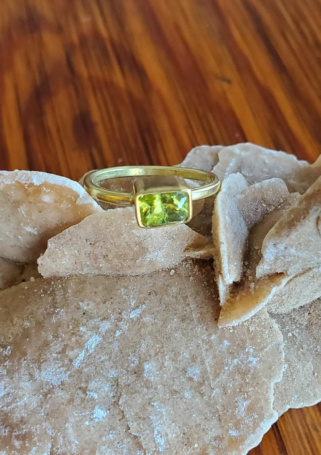 Sphene ring in gold – Roni Downey Designs